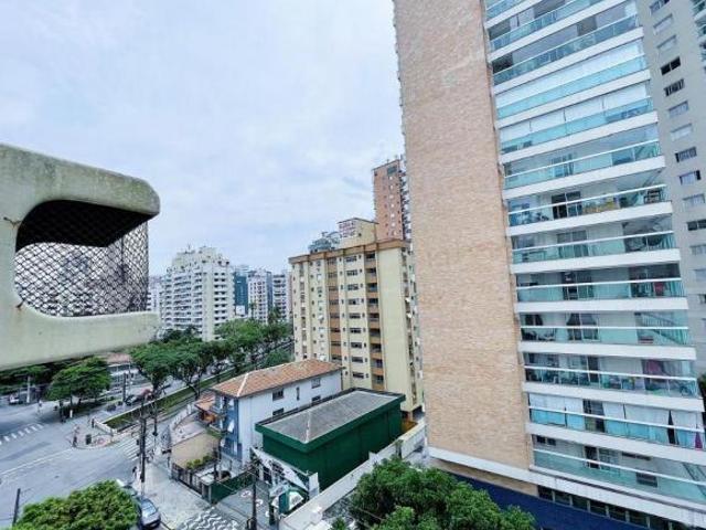 Venda ou locação de apartamento à uma quadra da praia do Embaré, Santos SP