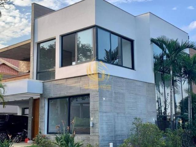 Venda ou Locação Sobrado em Condomínio, semi mobiliada, 3 suítes, A/C562m² A/T 630m2