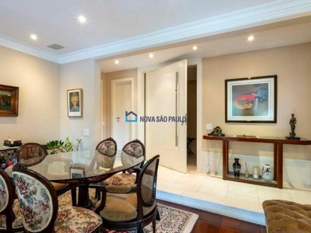 Venda. Panamby/Morumbi. Apartamento 200M². 4 quartos. 5 vagas