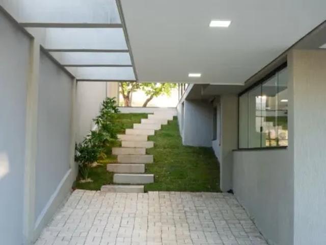 Imperdível Casa em Condomínio para Venda localizada no Bairro Mariposas, com 4 dormitórios, sendo 2