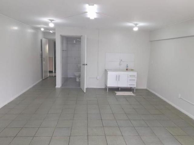 Venda sala comercial, CNJ 04, 1º ANDAR