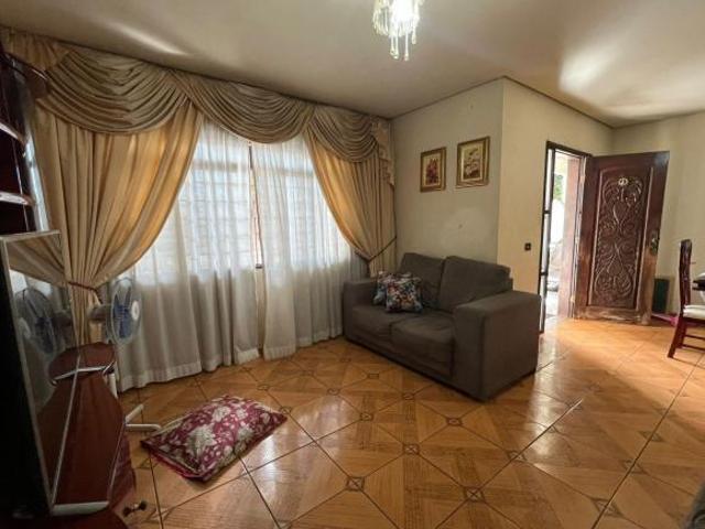 VENDA | Sobrado, com 4 dormitórios em Centro, Paranavaí