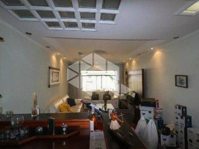 VENDA Sobrado com 222m² com 3 dormitórios 1 suíte e 2 vagas no Planalto Paulista, próximo ao metrô