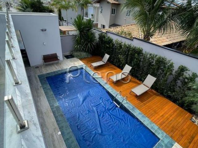 Venda | Sobrado com 300,00 metroQuadrado, 3 dormitório s, 4 vaga s. Swiss Park