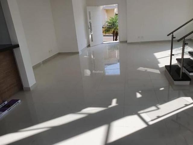 Venda | Sobrado com 350,00 metroQuadrado, 4 dormitório s, 4 vaga s. Loteamento Villa Branca, Jacar