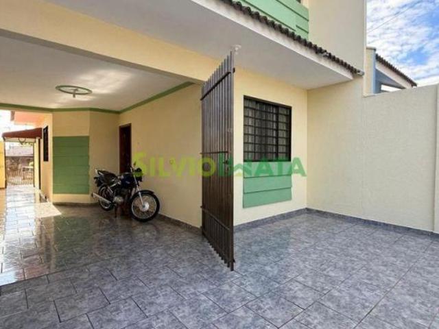 VENDA | Sobrado, com 3 dormitórios em Jardim Alvorada III, Maringá