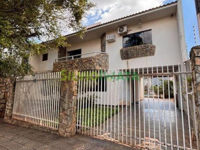 VENDA | Sobrado, com 3 dormitórios em Zona 08, Maringá