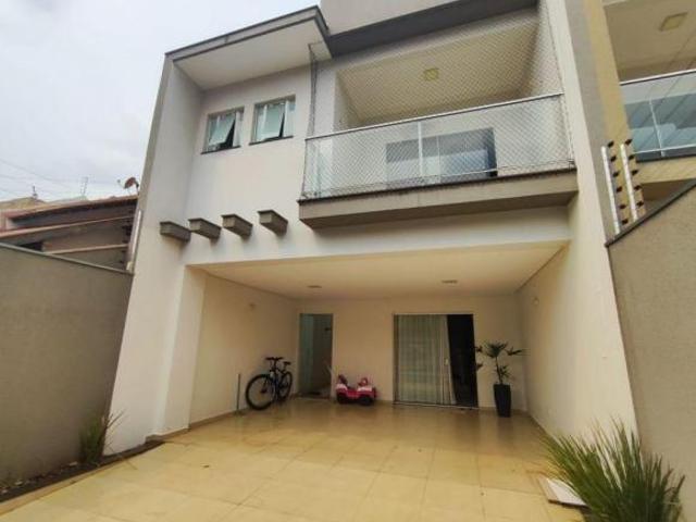VENDA | Sobrado, em Zona 07, Maringá