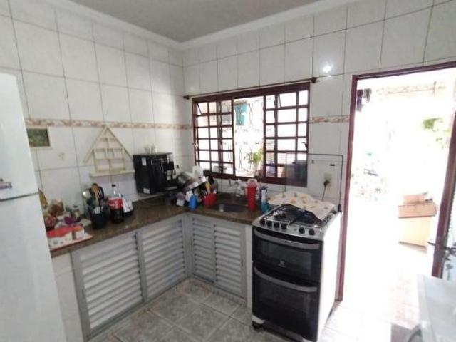 Venda Sobrado Ibiti do Paço, Sorocaba, 03 quartos, 01 suíte, 2 garagem, quintal amplo, banheiro com