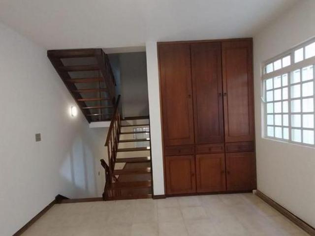 VENDA SOBRADO 140m² ÁREA ÚTIL JARDIM TRUSSARD 03 QUARTOS 01 SUÍTE E DUAS VAGAS FL38