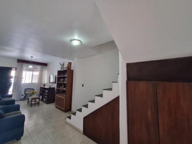 VENDA SOBRADO 137 m² TABOÃO DA SERRA 02 QUARTOS E DUAS VAGAS DE GARAGEM FL38