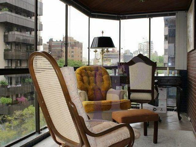 Vende 03 dormitórios 02 vagas bairro Mont Serrat