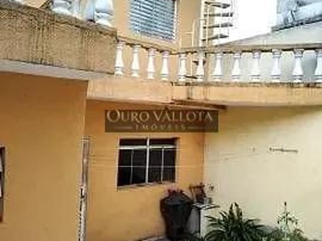 Vende 2 sobrados com 5 quartos