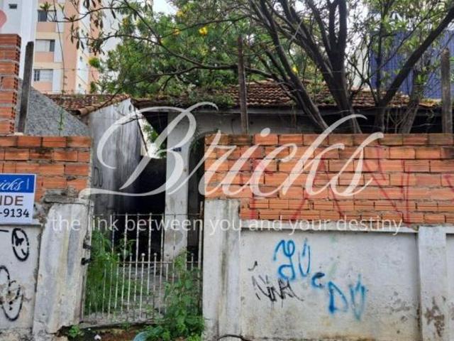 VENDE TERRENO NO CAMPO BELO 2 CASAS PARA APROVEITAR TERRENO