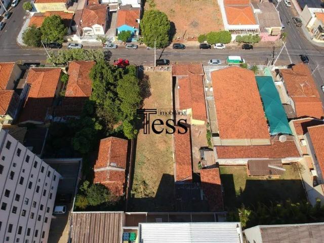 Vende Terreno comercial Boa Vista com 441m2, plano, excelente localização, com projeto pronto para s