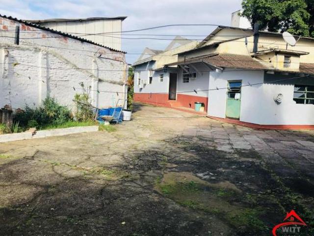 Vende terreno pronto para construir, esta é a sua chance! Localizado na Avenida