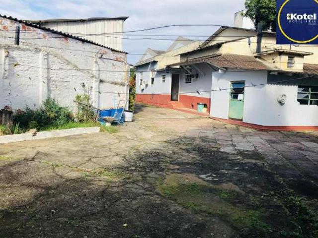 Vende terreno pronto para construir, esta é a sua chance! Localizado na Avenida
