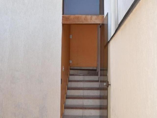VENDE UMA LINDA CASA MONTE AZUL