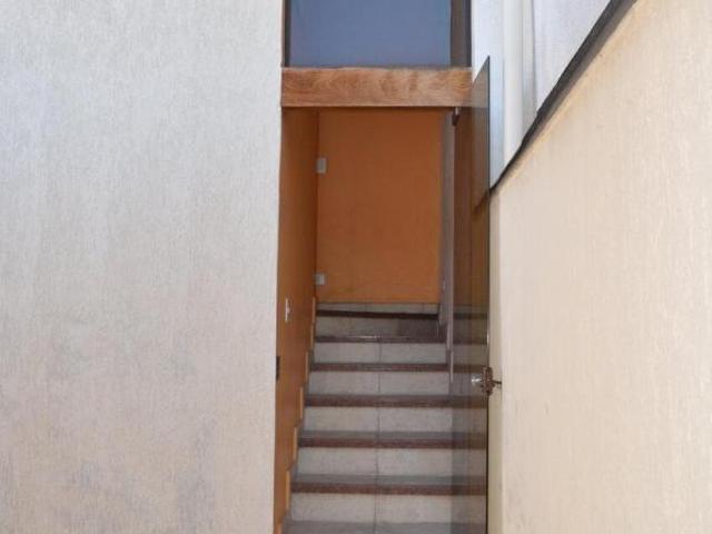 VENDE UMA LINDA CASA MONTE AZUL