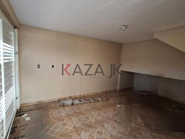Vende / Aluga casa no Jd. Tulipas Casa com 3 espaçosos, perfeitos para acomodar toda a sua família