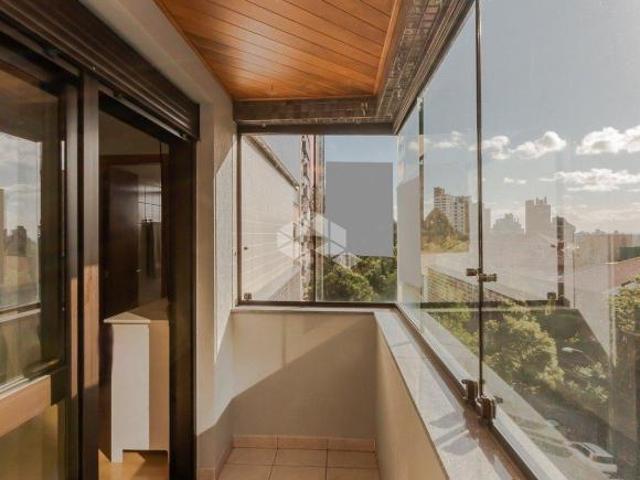 Vende APARTAMENTO 3 DORMITÓRIOS e 2 VAGAS NO BAIRRO PETRÓPOLIS!