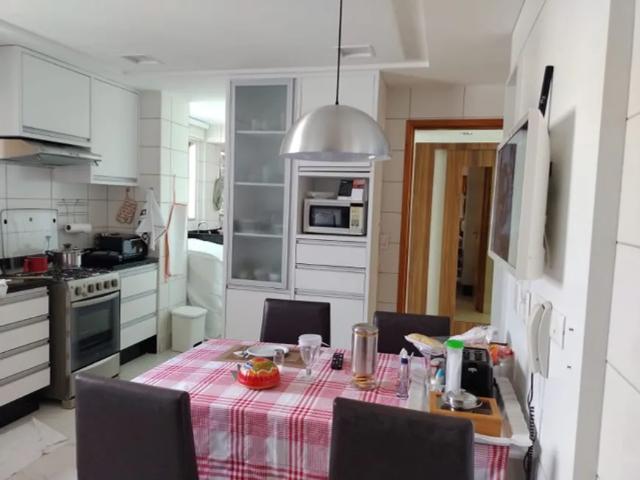 Vende apartamento alto padrão em Tirol