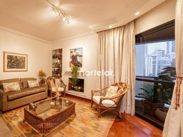 Vende Apartamento ALTO padrão em PERDIZES.