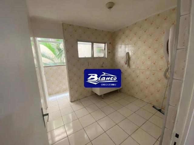 Vende apartamento por apenas R$259.000,00 na Av. Timóteo Penteado nº841 junto a Praça dos Estudantes