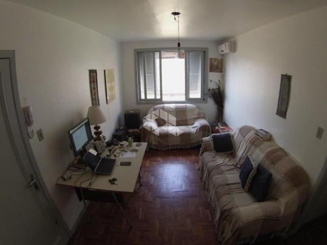 VENDE APARTAMENTO COM 3 DORMITÓRIOS E 2 VAGAS DE GARAGEM PARTENON