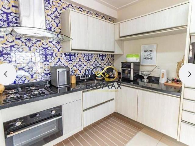 Vende Apartamento com 3 quartos, 1 suíte, 3 banheiros suíte, lavabo e banheiro social, 2 vagas
