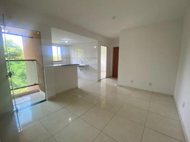 Vende apartamento com 2 quartos no Residencial Royal em Valparaíso