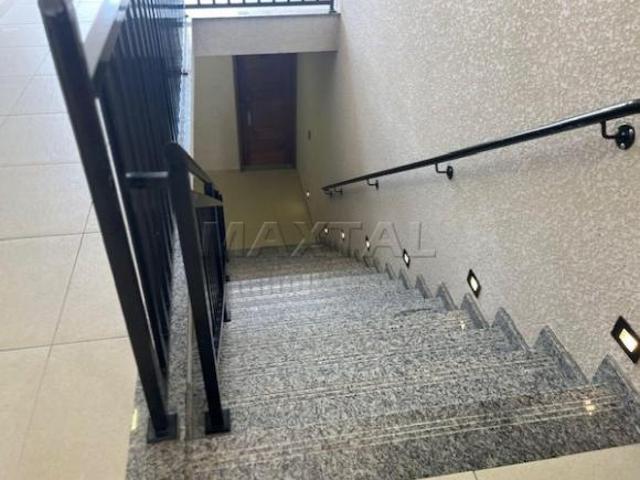 Vende apartamento cobertura, novo,vila nive com 2 dormitórios, sala com sacada e churrasquei