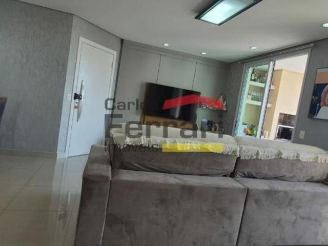 Vende apartamento de 94m, 3 dormitórios, suíte e vaga de garagem