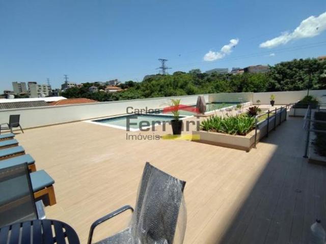 VENDE APARTAMENTO DE 2 DORMITÓRIOS, SUÍTE E VAGA NA CASA VERDE