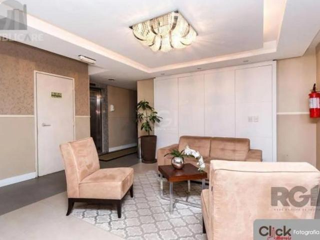 Vende apartamento desocupado, andar alto, mobiliado, living de dois ambientes, n