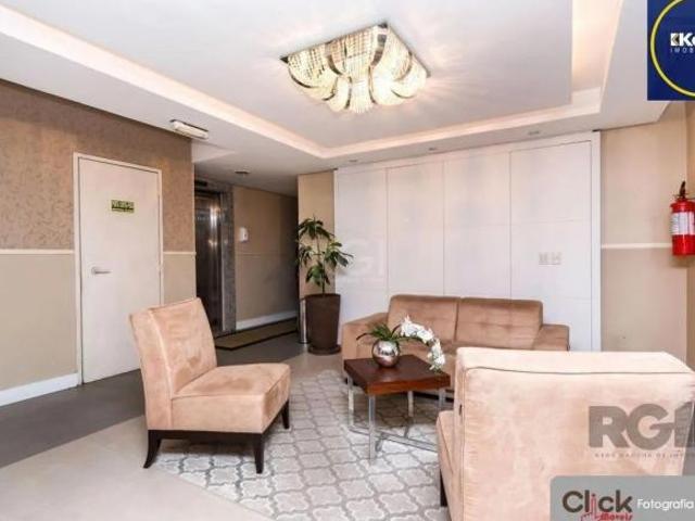 Vende apartamento desocupado, andar alto, mobiliado, living de dois ambientes, n