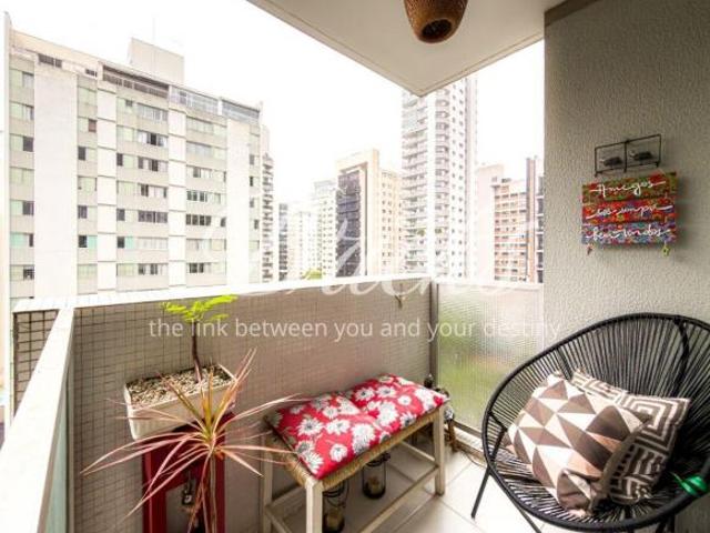 VENDE APARTAMENTO EM MOEMA TODO REFORMADO LAZER COMPLETO