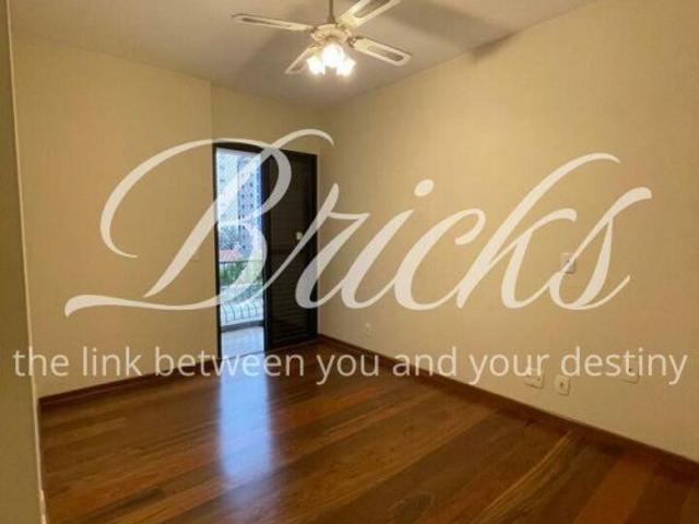 VENDE APARTAMENTO EM MOEMA COM 4 DORMITÓRIOS DUAS SUITES 2 VAGAS