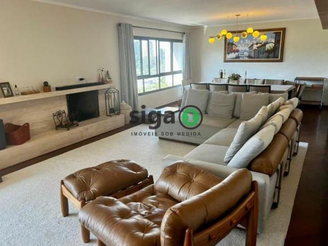 VENDE Apartamento na Vila Andrade Região do Morumbi com 4 quartos, 4 Vagas Fixas + Depósito