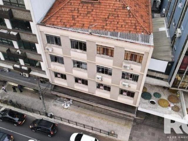 Vende apto de 02 dormitórios, sala, banheiro, cozinha e área de serviço