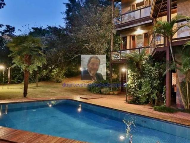 Vende Casa no Cond. Morada dos Pássaros / Aldeia da Serra 7 ste 5 na cas