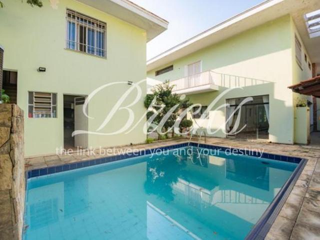 VENDE CASA NO JARDIM LUSITÃNIA