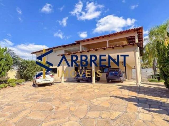 VENDE – Casa no SHA conjunto 4 em Arniqueira, conforto, sofisticação e exclusividade em um só lugar