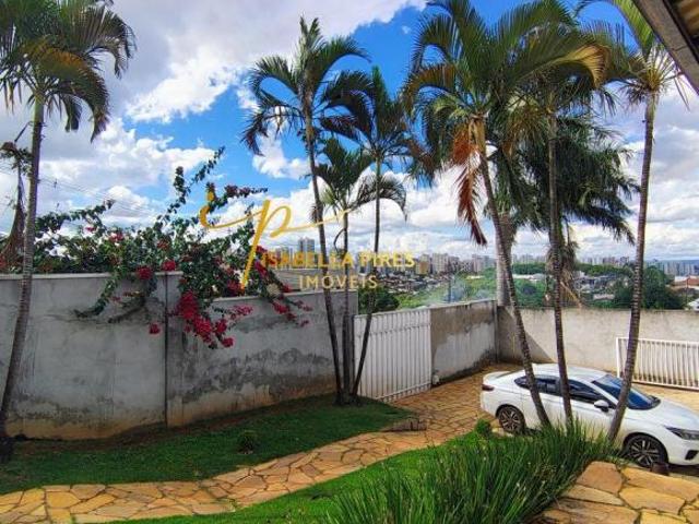 VENDE CASA ARNIQUEIRAS PRONTA PARA MORAR! 04 quartos, garagem, quintal, lote 800 m², cond. JK