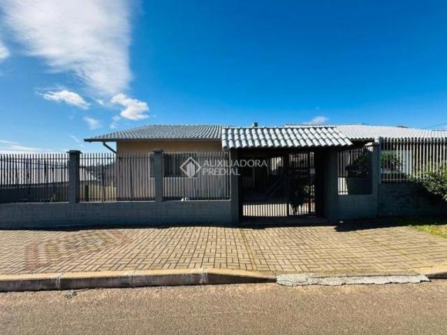 Vende casa de 03 dormitórios no Bairro Boa Saúde, parte alta, em Novo Hamburgo