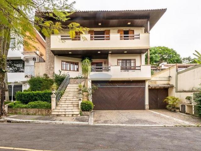 VENDE casa em condomínio 4 Suítes, 4 Vagas, pertinho do Shopping Morumbi