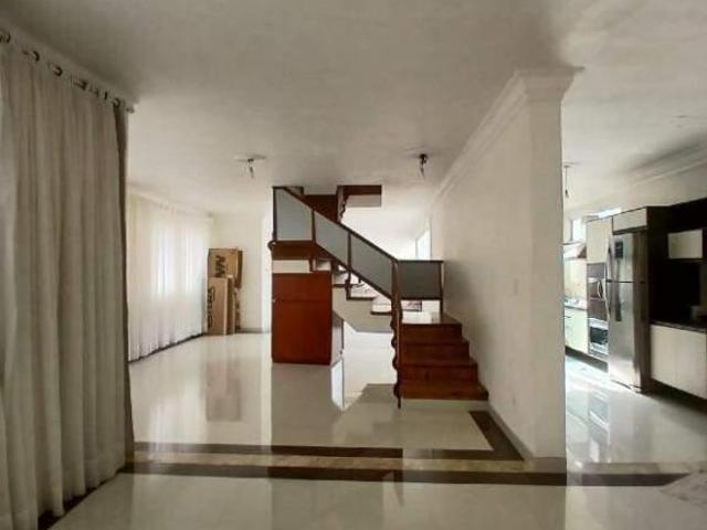 Vende casa em condomínio de alto padrão no Centro de Itanhaém