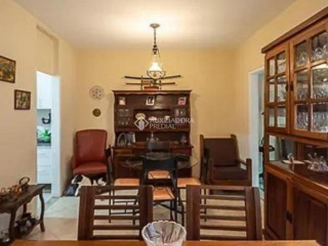 Vende casa em condomínio Fechado no Demarchi