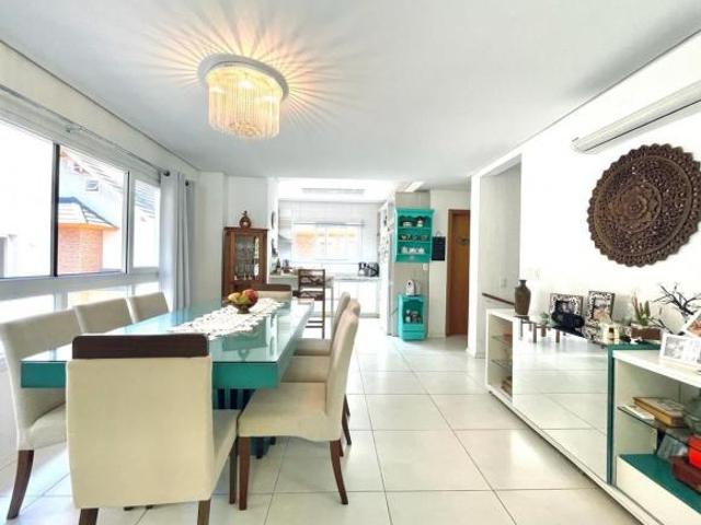 Vende casa geminada com 03 suítes na Vila Suzana, Canela RS
