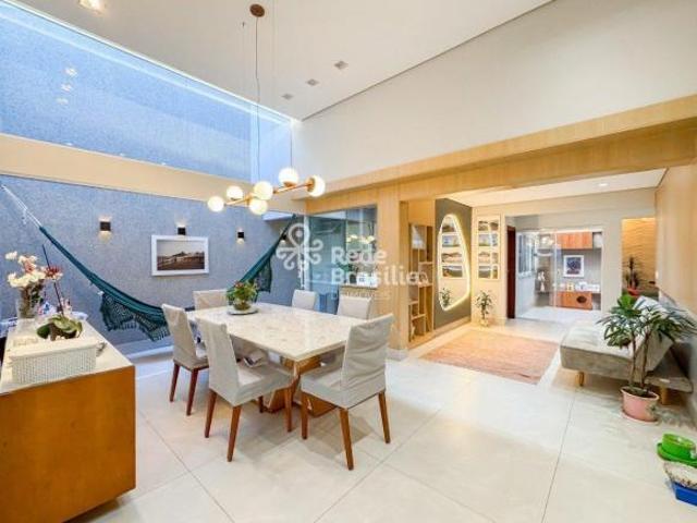 VENDE CASA REFORMADA 4 QUARTOS 2 SUÍTES QE 32 GUARÁ 2 ALTO PADRÃO ACEITA FINANCIAMENTO E FGTS